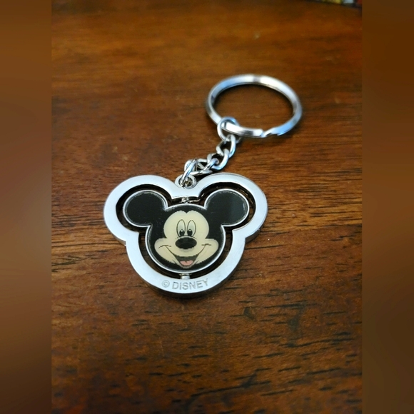 Disney | Other | Disney Faces Of Mickey Mouse Spinning Holographic Key ...